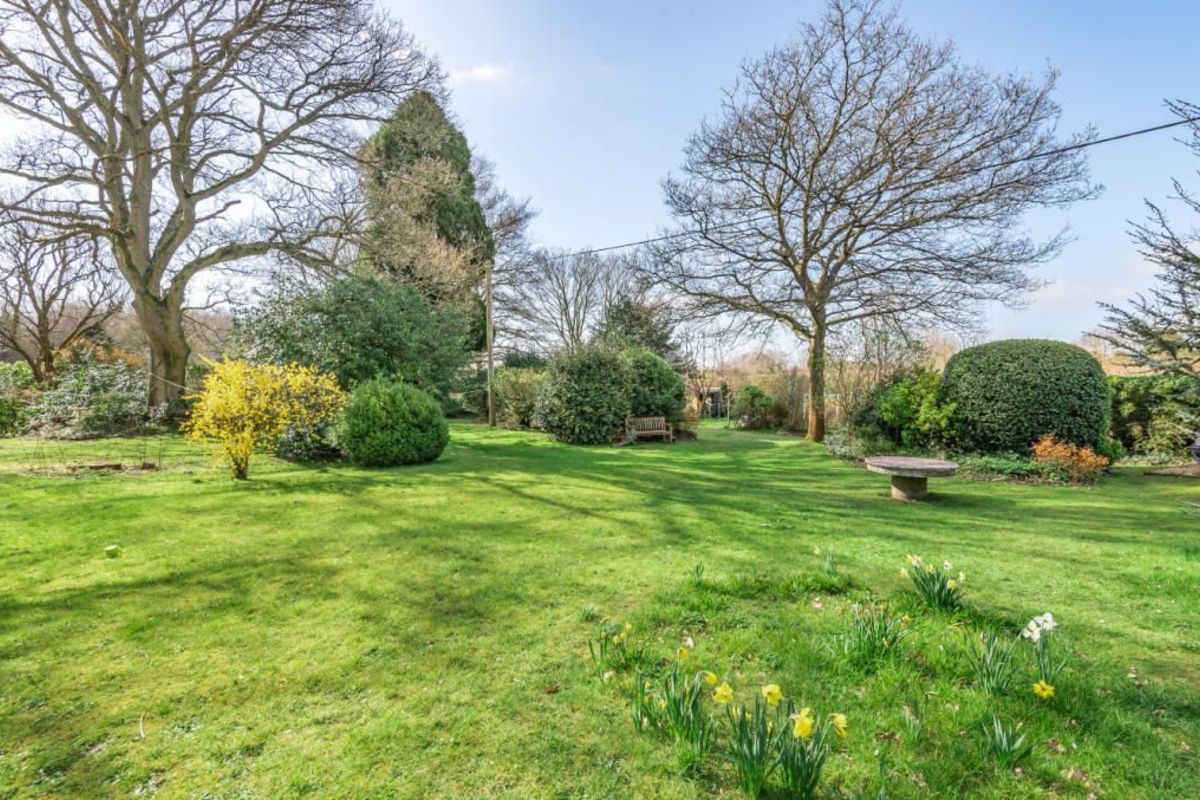 Simply Shoot Locations | Bordon | Hampshire | GU35