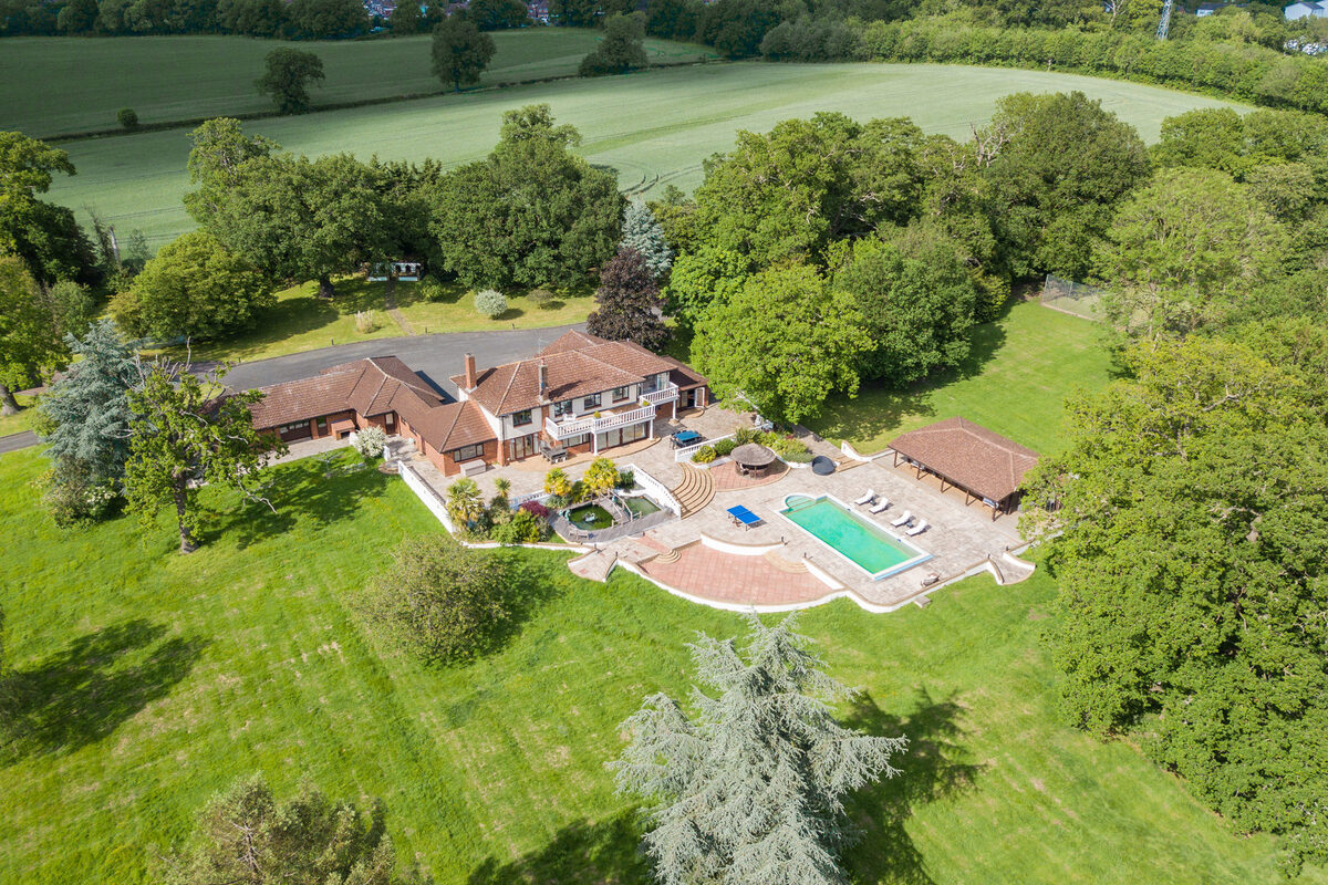 Simply Shoot Locations | Enfield | East London | EN6