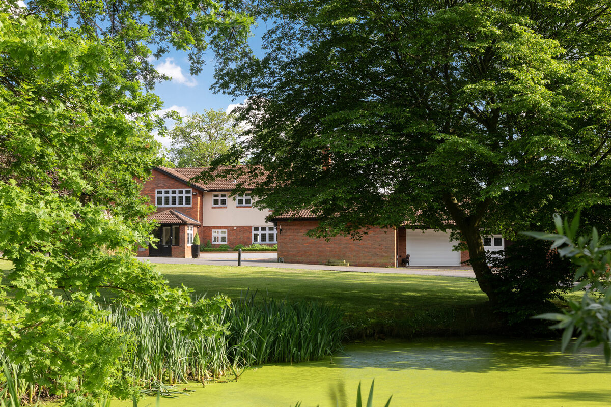 Simply Shoot Locations | Enfield | East London | EN6